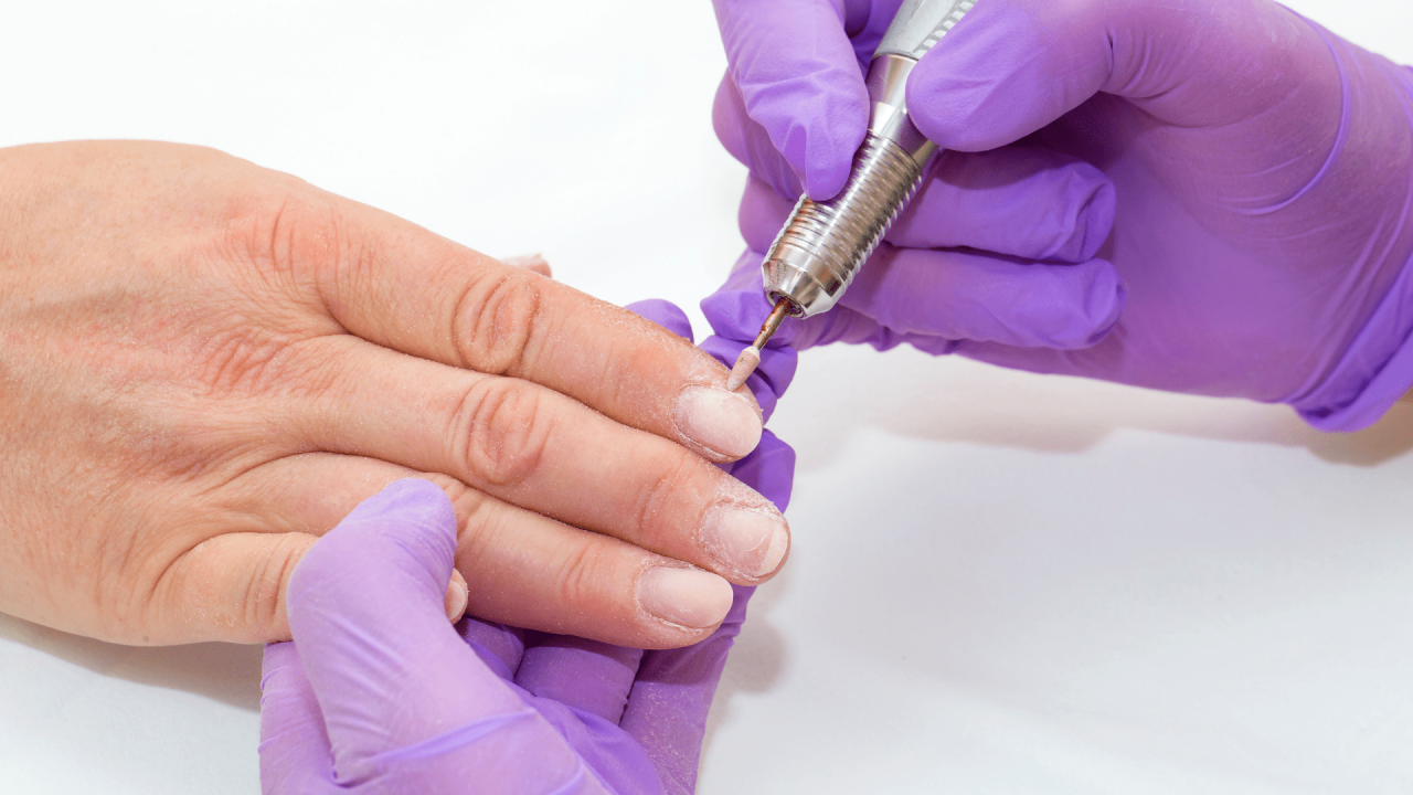 Curso de Manicure Russa – Centro de Formação SchoolCenter